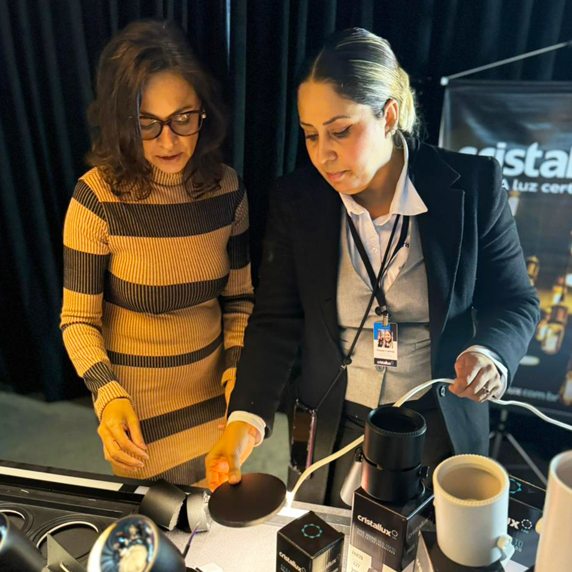 Treinamento para artistas da Mostra Luz e Design - Cristallux